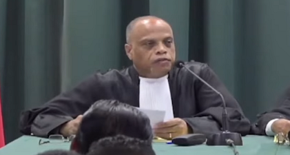 Rechter Eric Rudge vraagt aandacht voor problemen van griffiers – Ampie ...